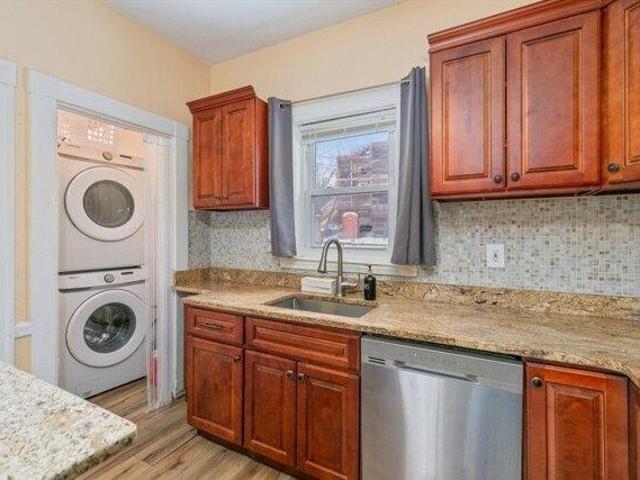 house with 8 bedroom, Boston MA DLS102962263