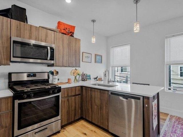 house with 8 bedroom, Boston MA DS102282625