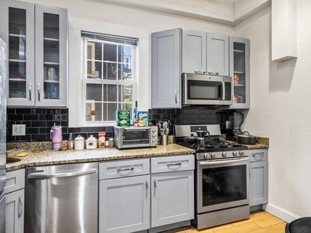 house with 8 bedroom, Boston MA DS103159299