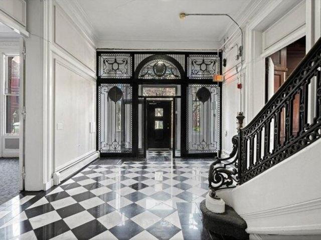 house with 8 bedroom, Boston MA ES102824013