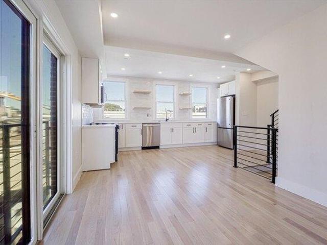 house with 8 bedroom, Boston MA ES103852578