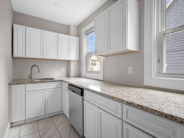 house with 8 bedroom, Boston MA ES103097341