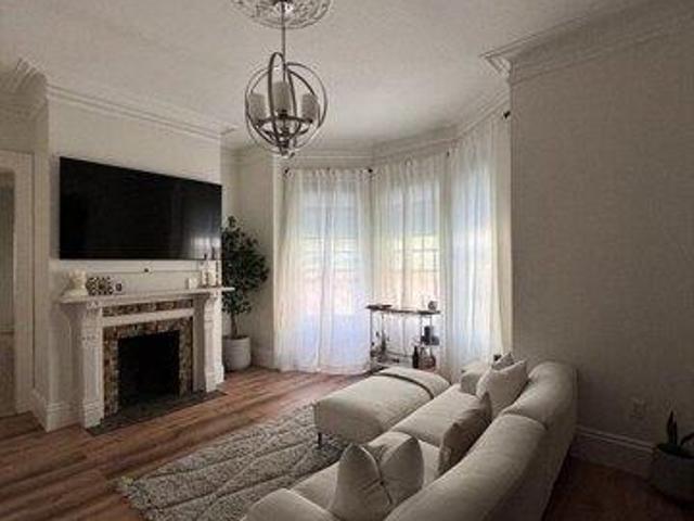 house with 8 bedroom, Boston MA ES103159299