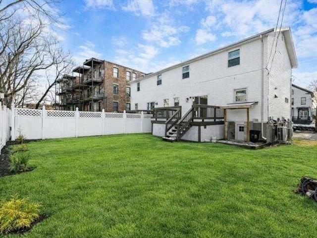 house with 8 bedroom, Boston MA ES104761405