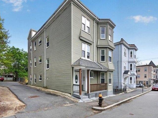 house with 8 bedroom, Boston MA ES104903511