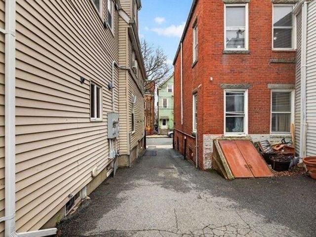 house with 8 bedroom, Boston MA ES104009496