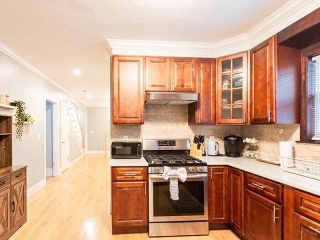 house with 8 bedroom, Boston MA ES105083076
