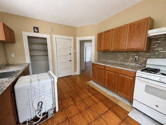 house with 8 bedroom, Boston MA ES105096174