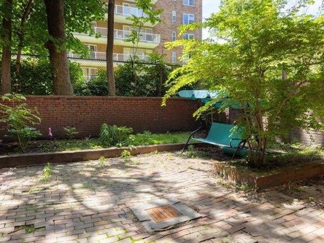 house with 8 bedroom, Boston MA ES105112852