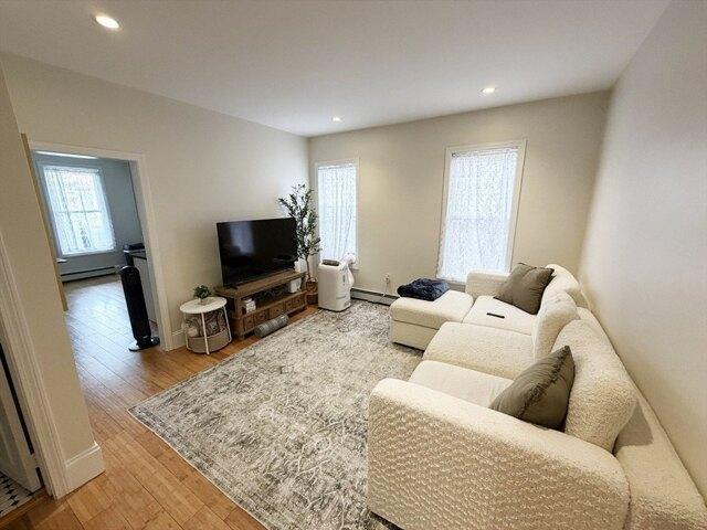 house with 8 bedroom, Boston MA ES105143107