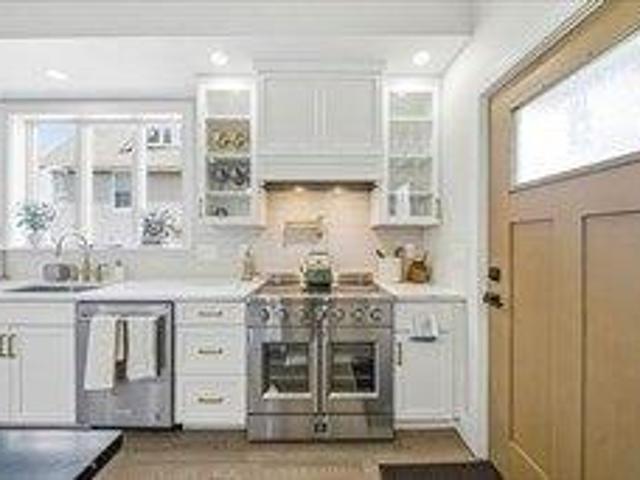 house with 8 bedroom, Boston MA ES105233493