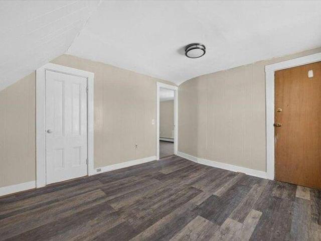 house with 8 bedroom, Brockton MA DS104235211