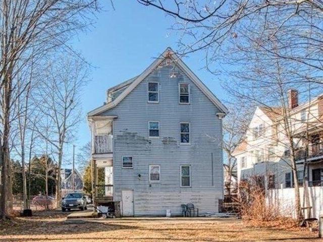 house with 8 bedroom, Brockton MA ES102826328