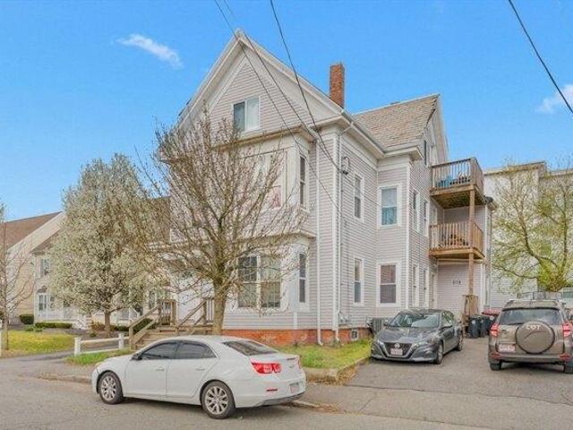 house with 8 bedroom, Brockton MA ES102826451