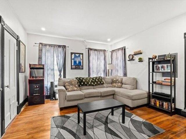 house with 8 bedroom, Brockton MA ES103124873