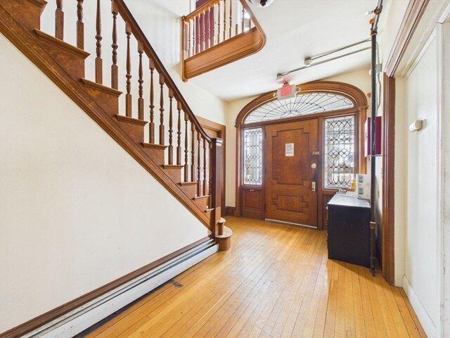 house with 8 bedroom, Brockton MA ES103223955