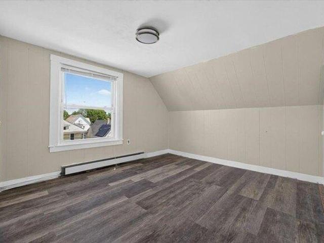 house with 8 bedroom, Brockton MA ES105116345