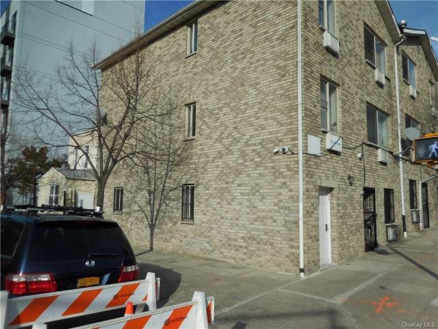 house with 8 bedroom, Bronx NY DS72692348