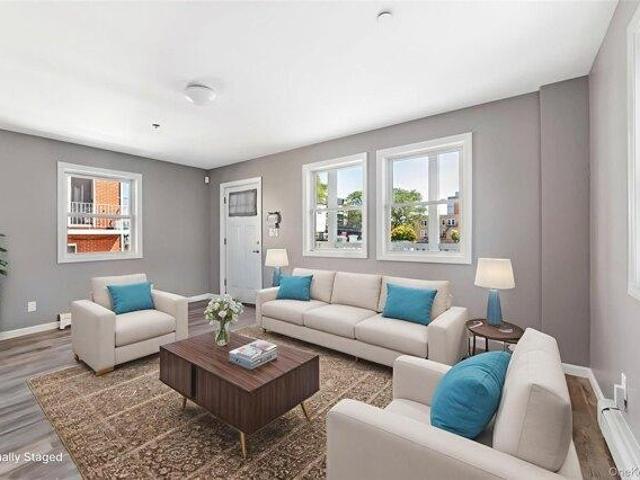 house with 8 bedroom, Brooklyn NY DLS101780855