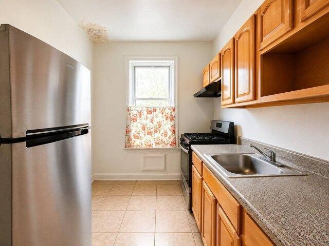 house with 8 bedroom, Brooklyn NY ES104909235