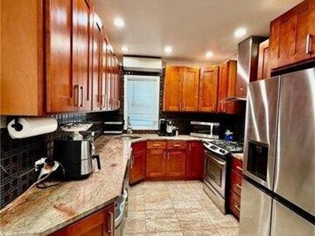 house with 8 bedroom, Brooklyn NY ES105206416
