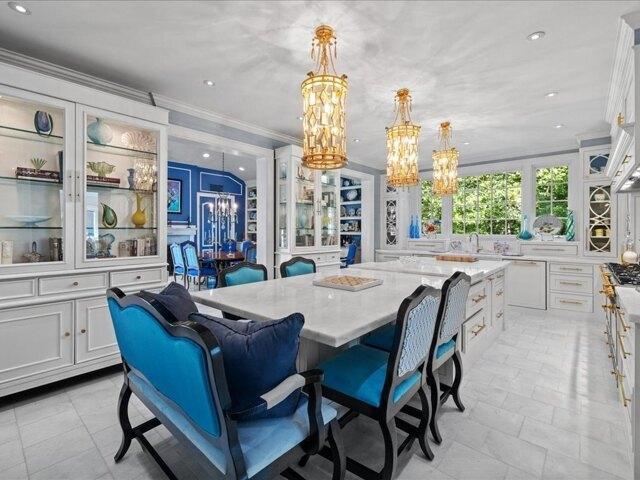 house with 8 bedroom, Brookline MA ES103100088