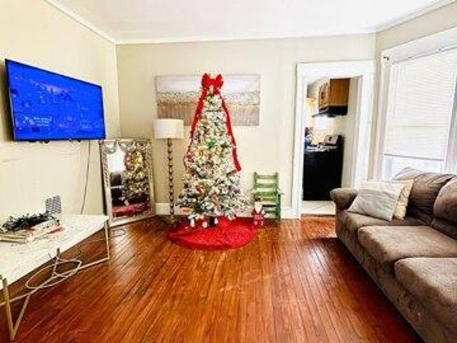 house with 8 bedroom, Bridgeport CT DLS101800910