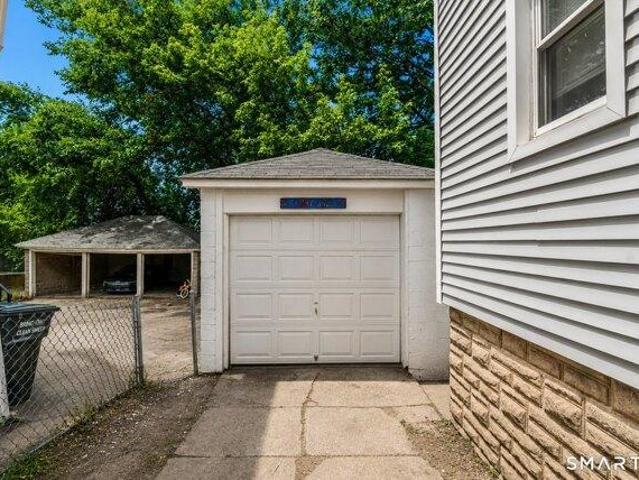 house with 8 bedroom, Bridgeport CT ES104114025