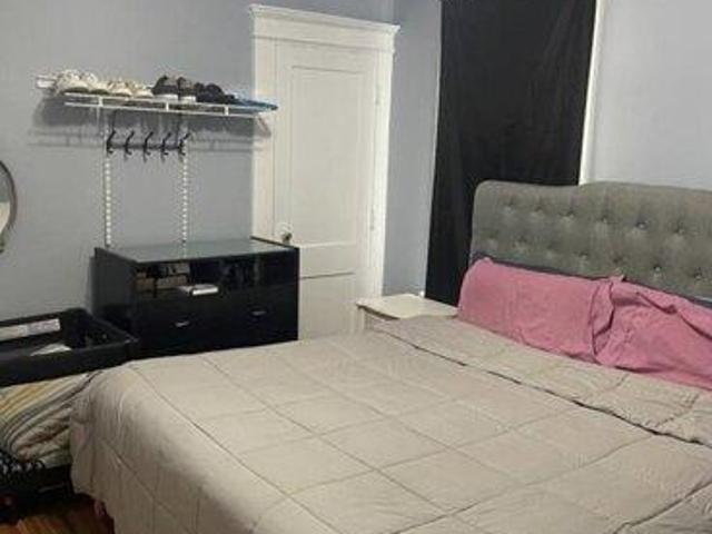 house with 8 bedroom, Bridgeport CT ES104235976