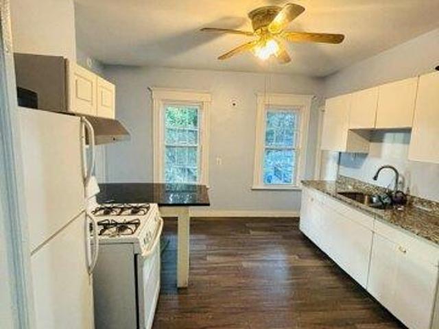 house with 8 bedroom, Bridgeport CT ES104832257