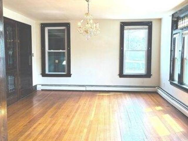 house with 8 bedroom, Bridgeport CT ES105207714