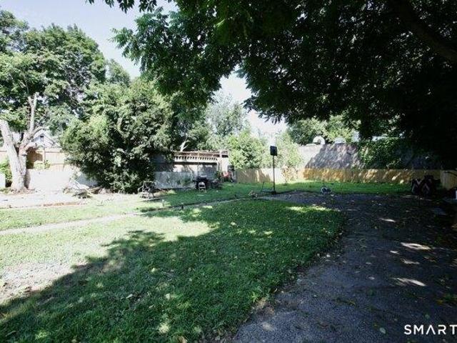 house with 8 bedroom, Bridgeport CT ES105208227