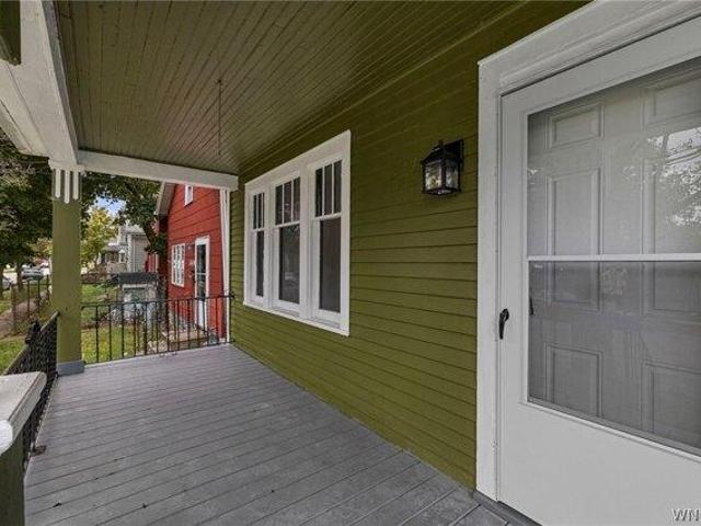house with 8 bedroom, Buffalo NY ES103622200