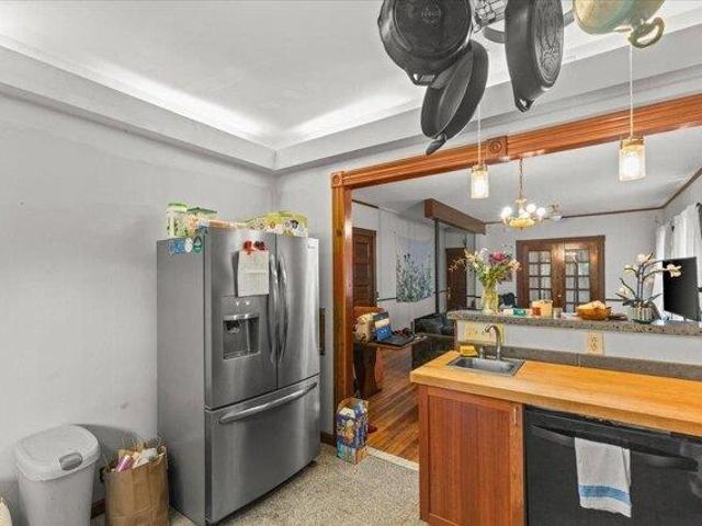 house with 8 bedroom, Burlington VT ES105191792