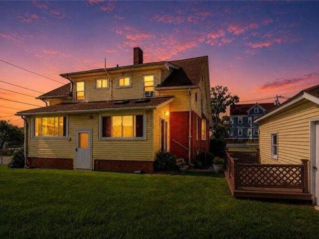 house with 8 bedroom, Cranston RI ES105093785