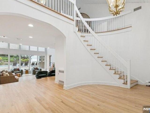 house with 8 bedroom, Cresskill NJ DS102763163