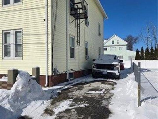 house with 8 bedroom, Cumberland RI ES103494163