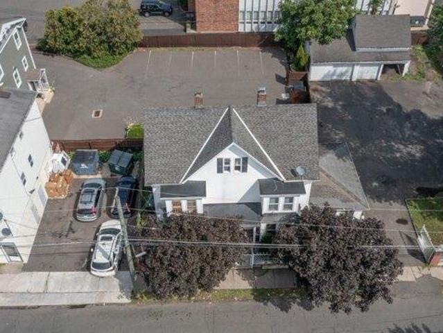 house with 8 bedroom, Danbury CT DLS101661382