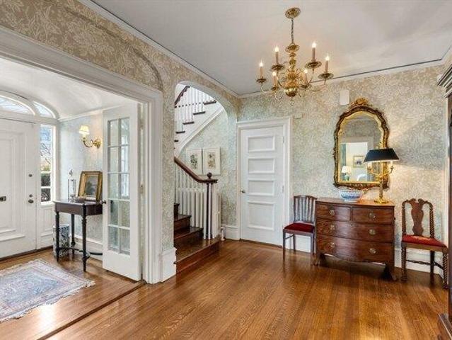house with 8 bedroom, Dedham MA ES102860838