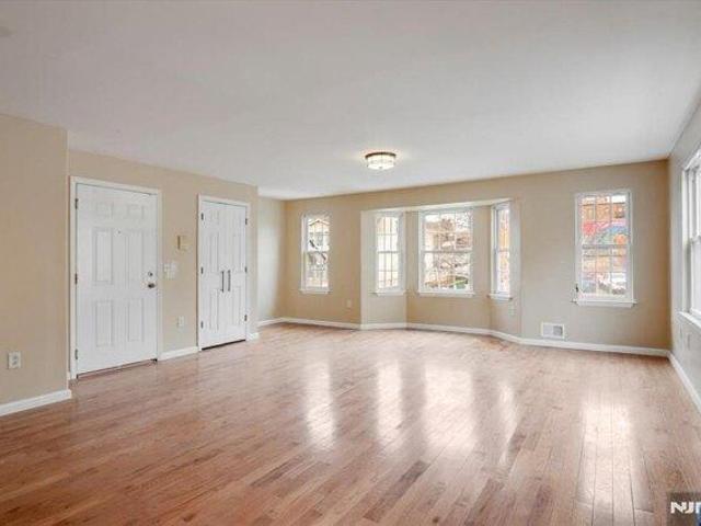 house with 8 bedroom, East Orange NJ DS103499597