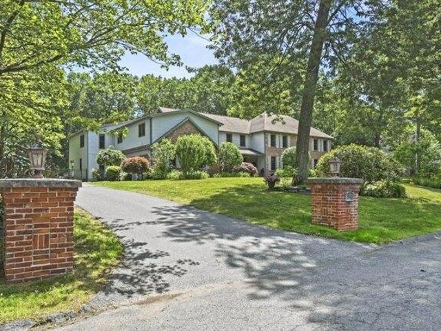 house with 8 bedroom, East Longmeadow MA ES102961553