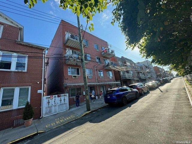 house with 8 bedroom, Elmhurst NY ES104908073