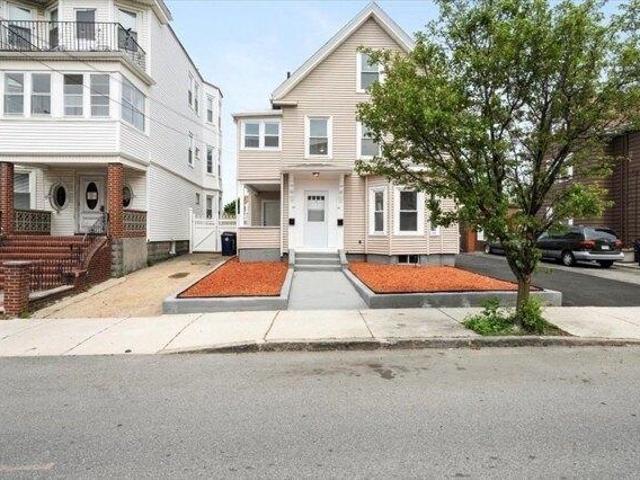 house with 8 bedroom, Everett MA DLS102728367