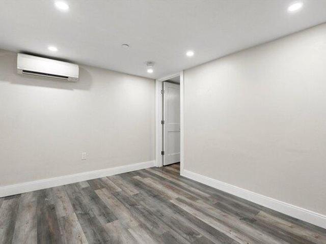 house with 8 bedroom, Everett MA ES105108480
