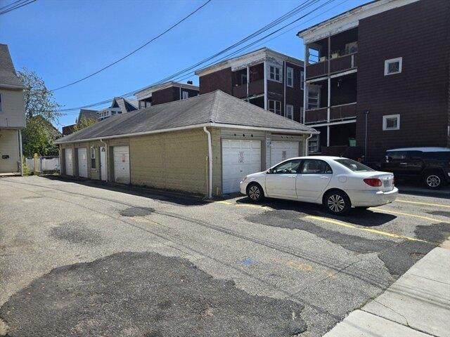 house with 8 bedroom, Everett MA ES105115216