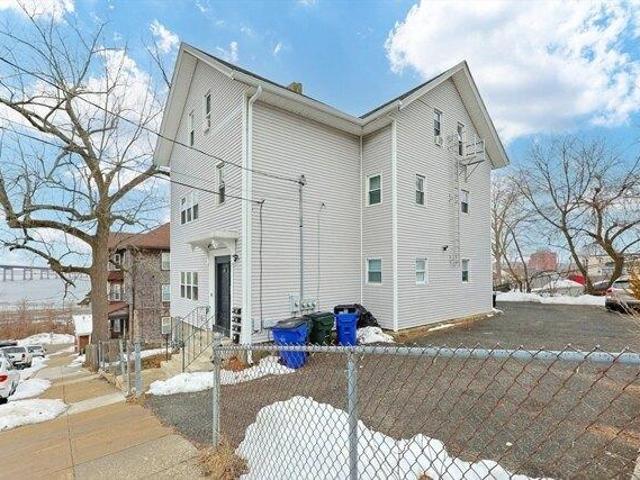 house with 8 bedroom, Fall River MA DLS103037382