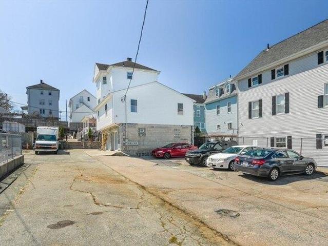 house with 8 bedroom, Fall River MA DS104075155