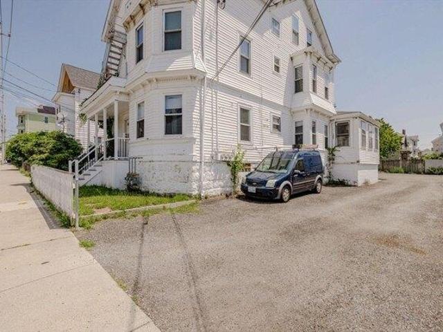 house with 8 bedroom, Fall River MA DS103887522