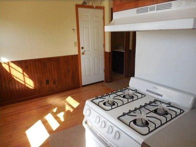 house with 8 bedroom, Fall River MA ES104115788