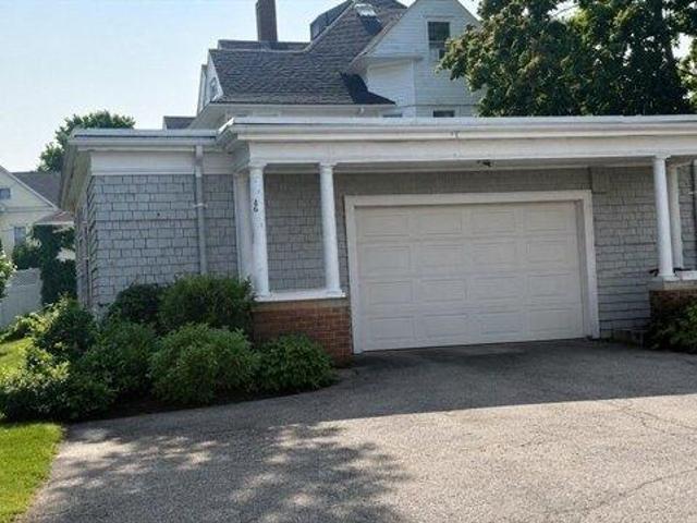 house with 8 bedroom, Fall River MA ES104605913